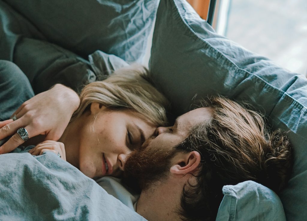 Russare nel sonno: come capire e risolvere il problema - Previdorm